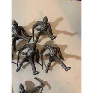 Toys | Lot Of 5 Medieval Army Men Collection Bundle Silver Gray Plastic ...